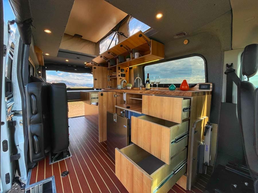 Campervan Conversions Company : Contravans