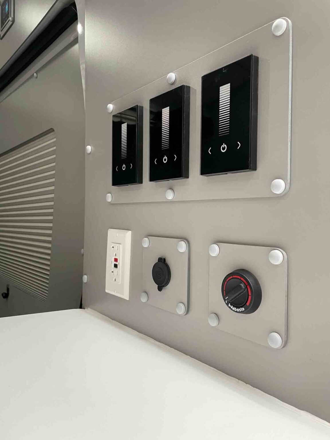 Mobile Medical Van Conversion - Contravans